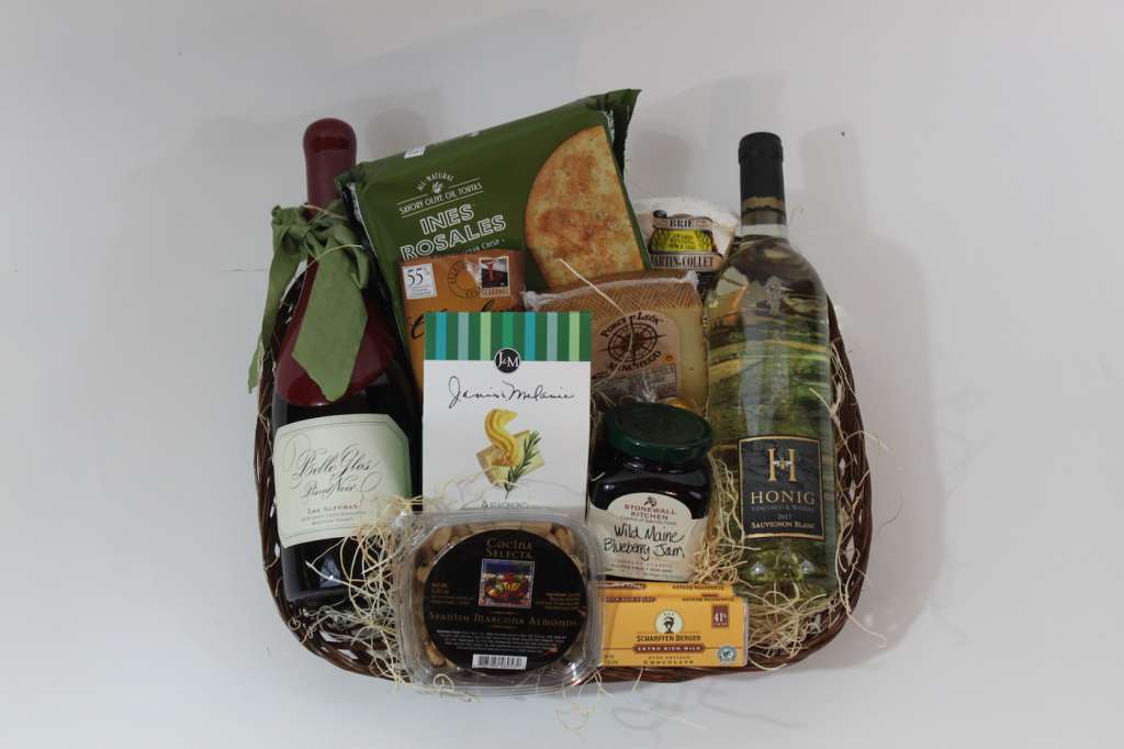 Gift Baskets – Maxwell's Market
